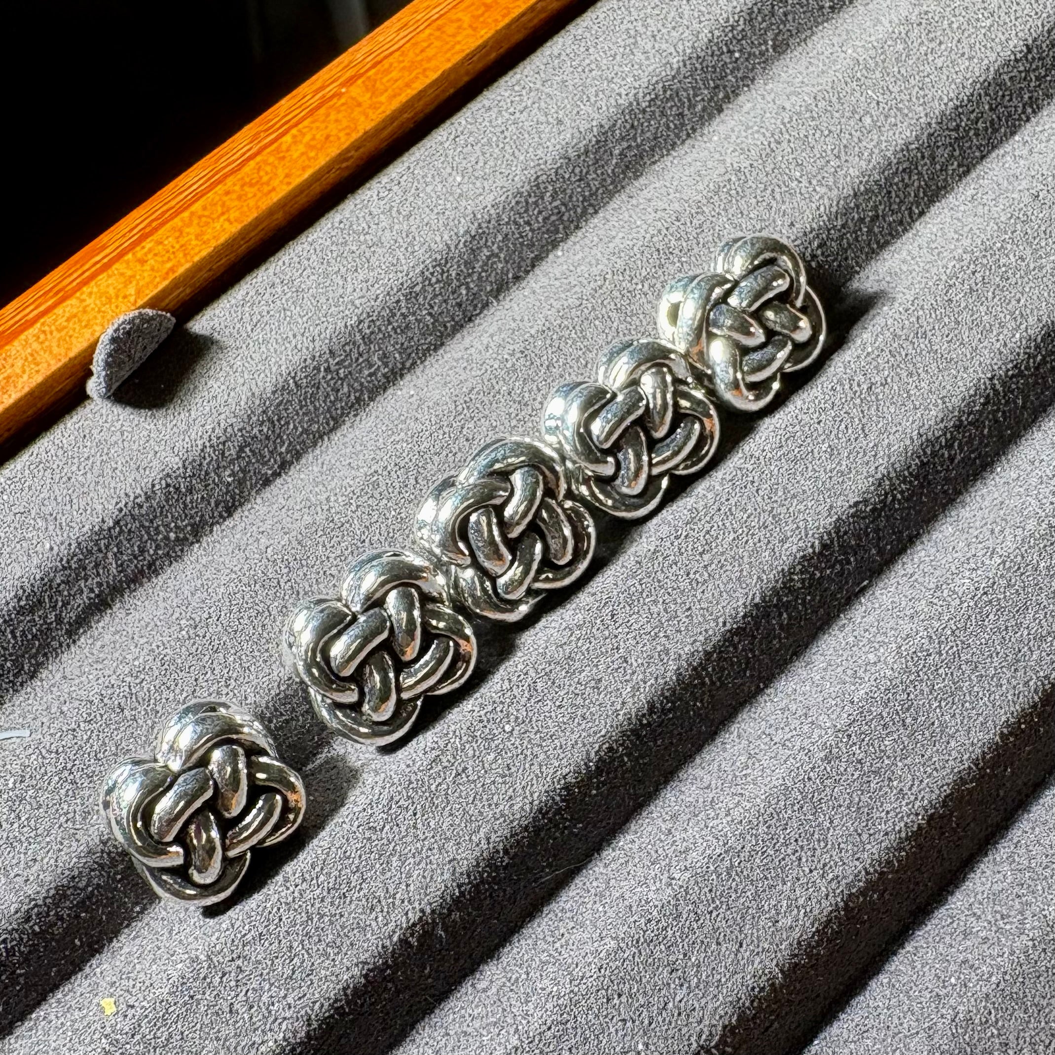 Su Crystals – Su.Crystals